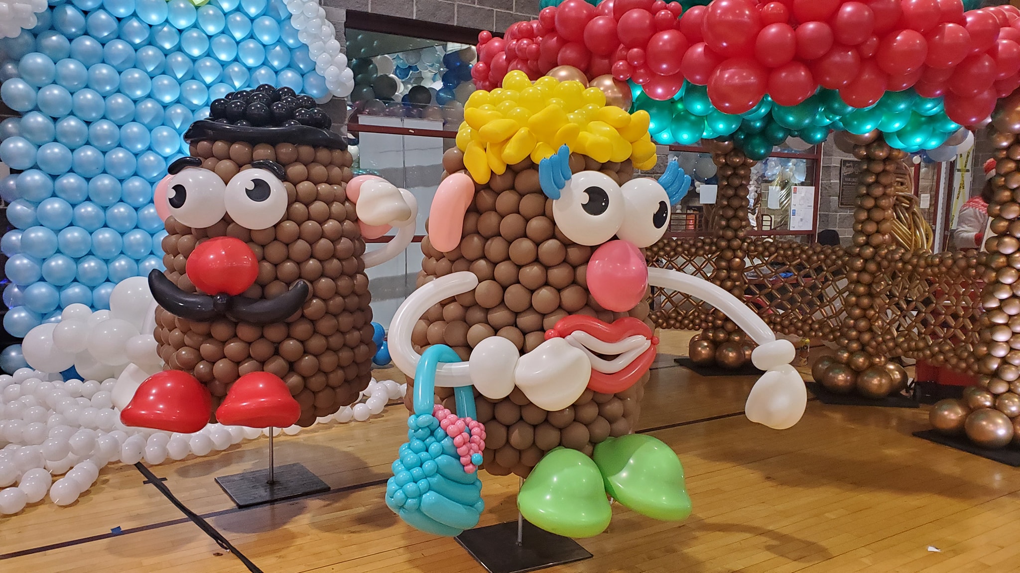 See More Than 100,000 Balloons at the Big Balloon Build in Lake Geneva ...