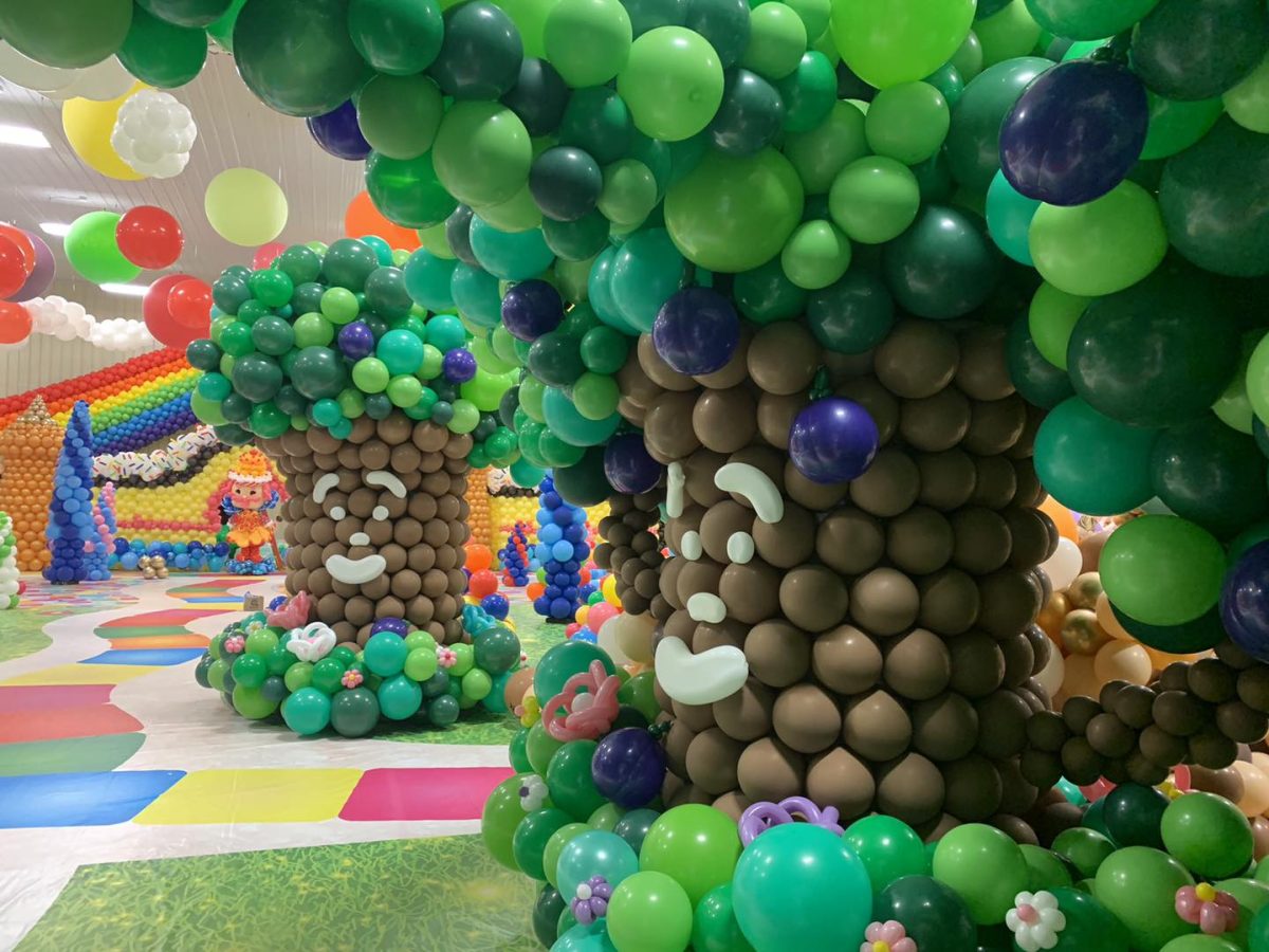 See More Than 100,000 Balloons at the Big Balloon Build in Lake Geneva ...